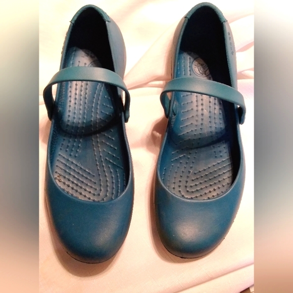 CROCS | Shoes | Crocs Women At Work Alice Mary Jane Strap Clog Teal ...